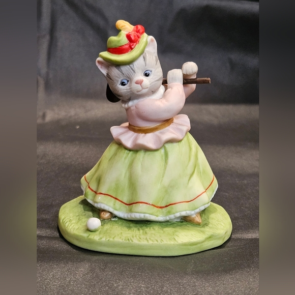 Accents | Kitty Cucumber Figurine Golf Girl Cat In Dress Swing Golf ...